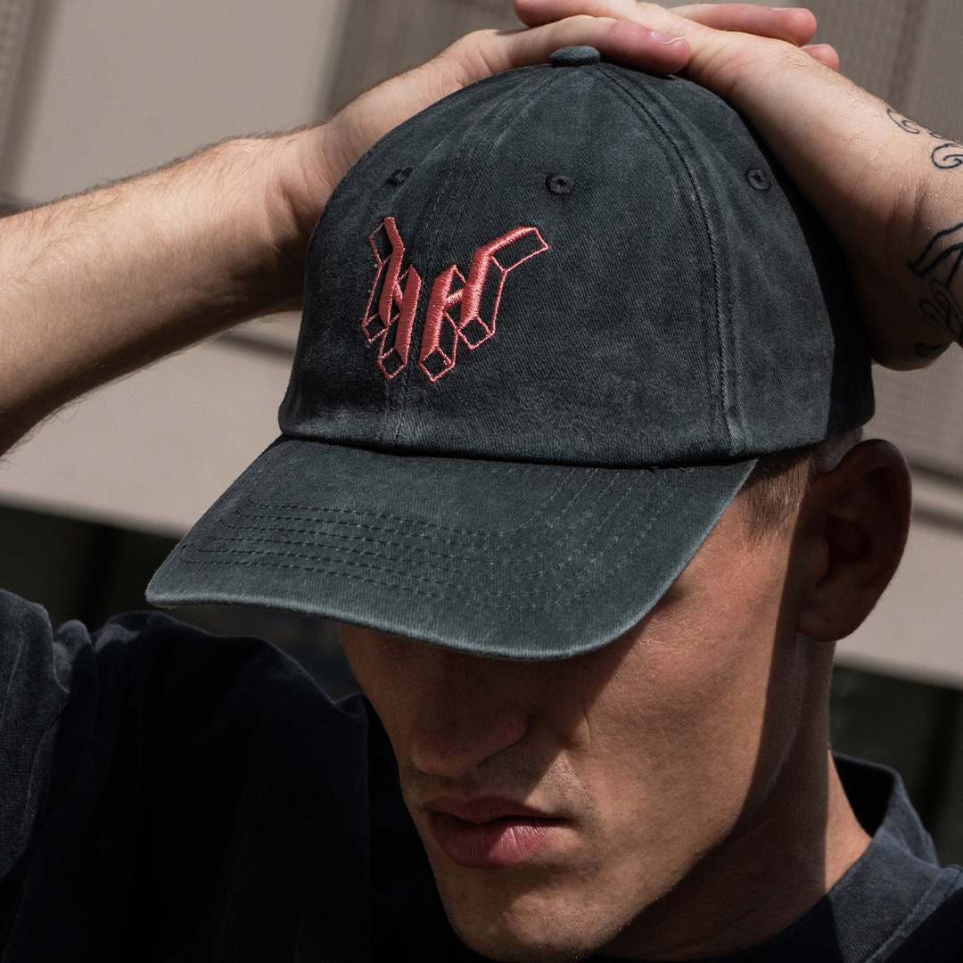 Accessories: Vintage Cap Fly - Black/Pink